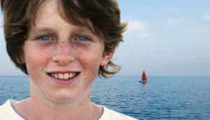 Plastic free boy - Global Heart